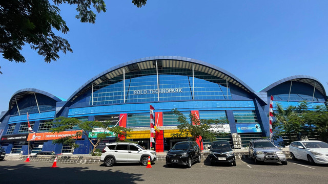Intip Isi Indosat AI Experience Center yang Baru Diresmikan di Solo Technopark | kumparan.com