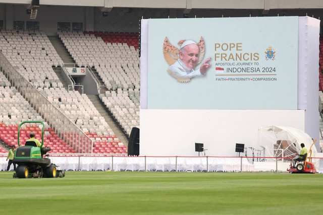 Misa Bersama Paus Fransiskus Digelar di GBK, Ini Jalur Drop Off Bagi Jemaat | kumparan.com