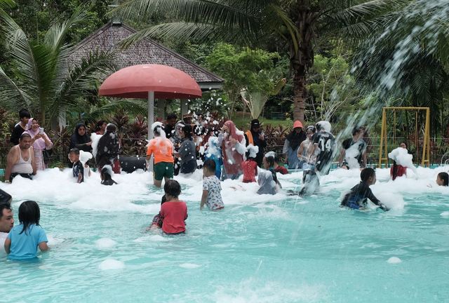 Pusaka Waterpark: Destinasi Wisata Air Populer di Purwakarta | kumparan.com