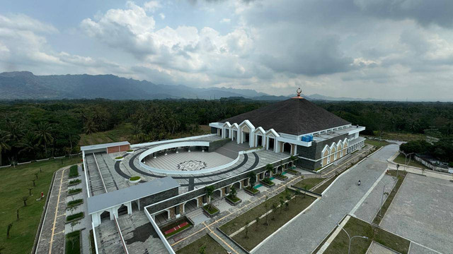 Melihat Pembangunan Masjid Agung di Magelang: Wisata Religi Terbaru di Borobudur | kumparan.com