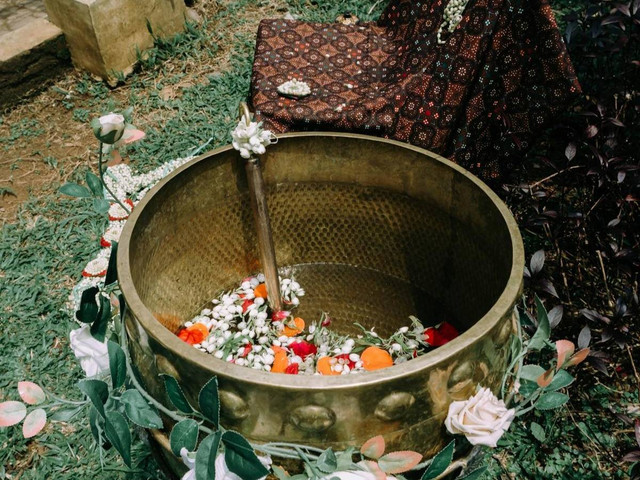 Tradisi Tingkeban, Menguak Makna di Balik Upacara Adat Kehamilan | kumparan.com