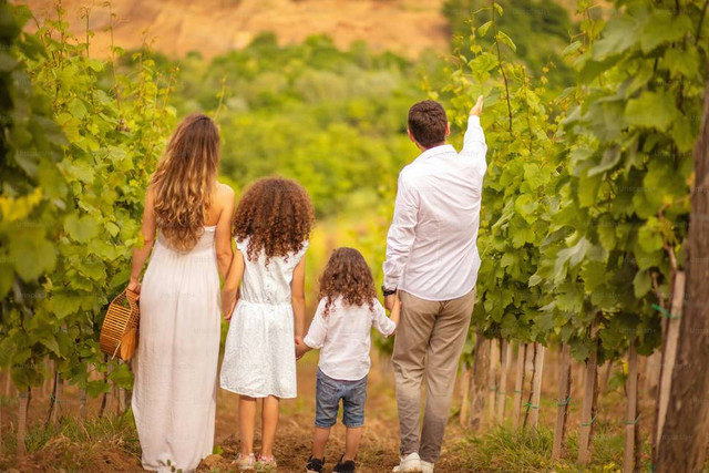 12 Ide Liburan Long Weekend untuk Keluarga | kumparan.com