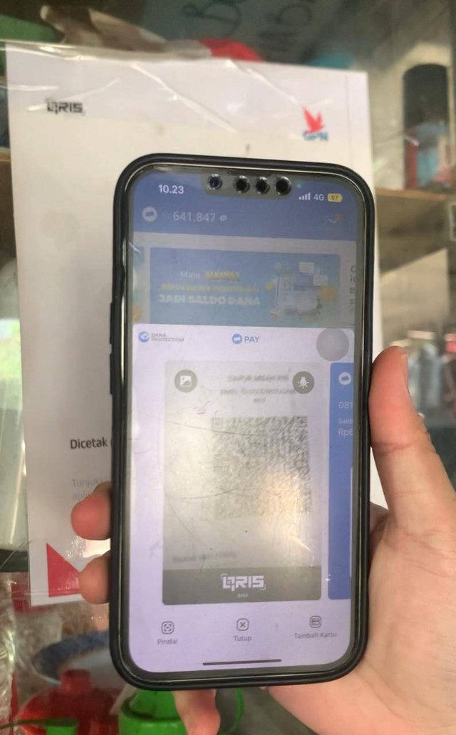 Penggunaan Alat Transaksi Digital QRIS Pada Era Generasi Z | kumparan.com