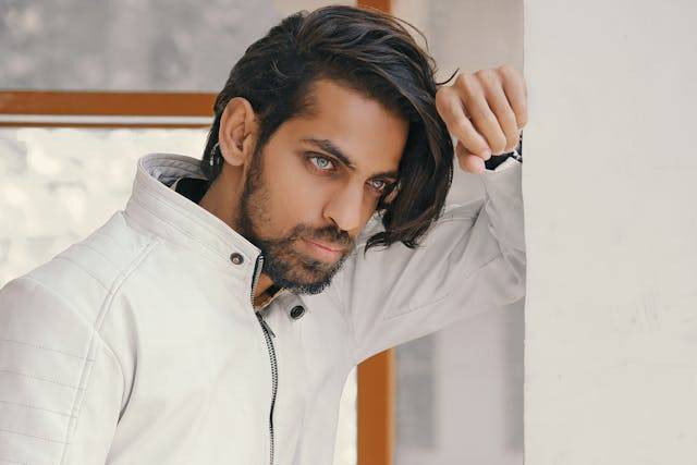 5 Model Rambut Gondrong Tipis Samping untuk Memberi Kesan yang Lebih ...