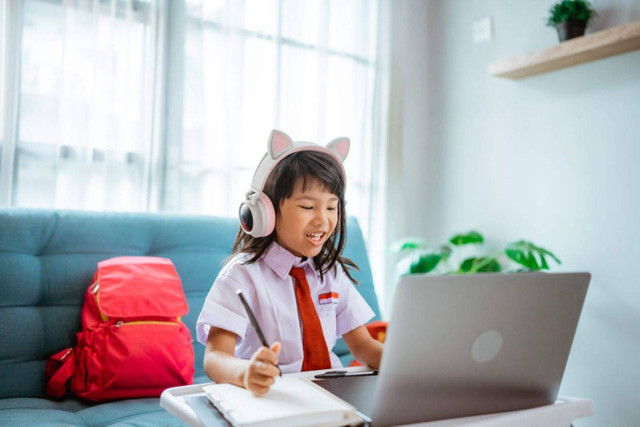 Metode Pembelajaran Daring vs Luring: Mana yang Lebih Efektif ...