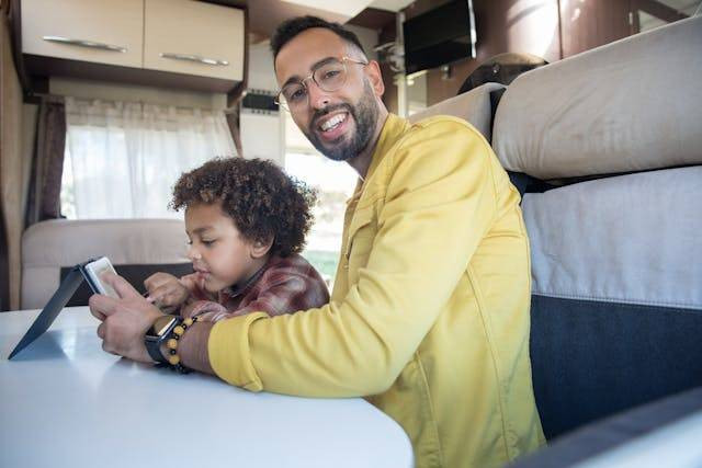 Gen Alpha Identik dengan Apa? Ini Penjelasan dan Ciri-cirinya ...