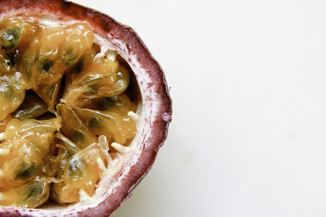 contoh markisa matang