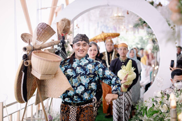 Begalan: Tradisi Pernikahan Masyarakat Banyumas | kumparan.com