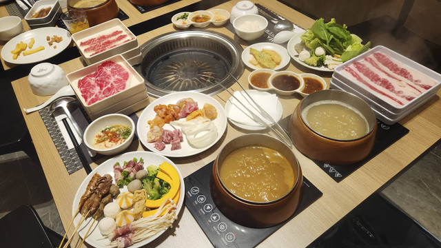 Restoran Shabu Halal Asal Bandung Ini Buka Cabang di Jakarta | kumparan.com