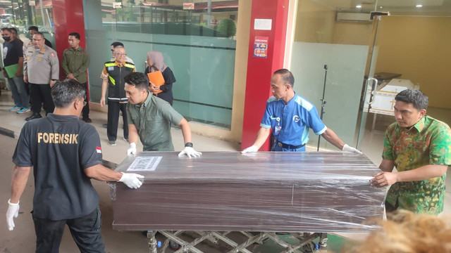 RS Polri Identifikasi Lagi 3 Jenazah Kebakaran Glodok Plaza: Desty ...