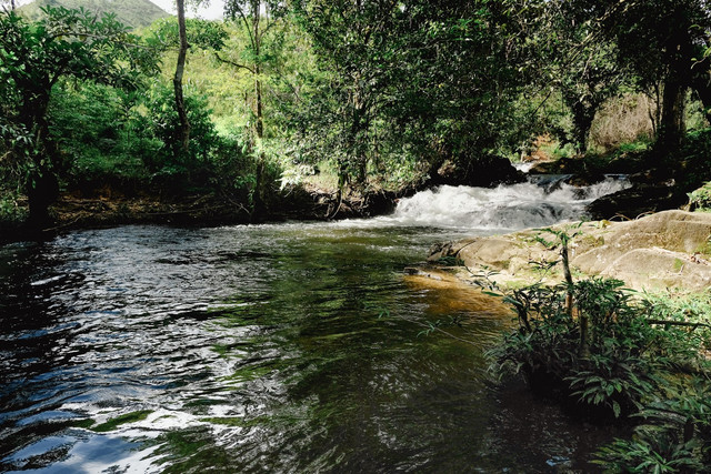 Sejarah Sungai Cikapundung di Bandung dan Keindahannya | kumparan.com