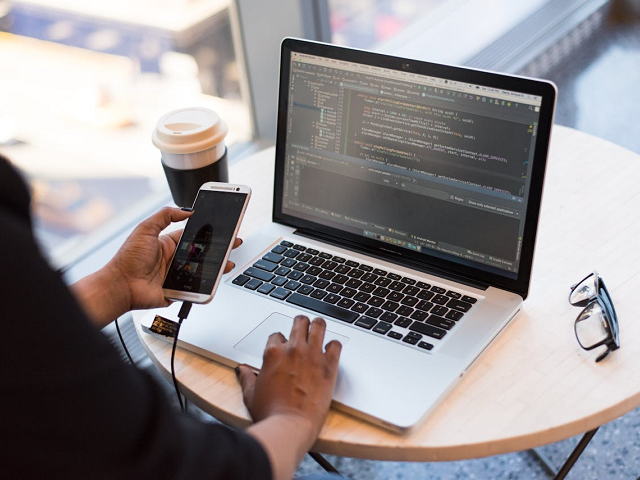 4 Fungsi Coding Pada Komputer dan Penjelasannya | kumparan.com