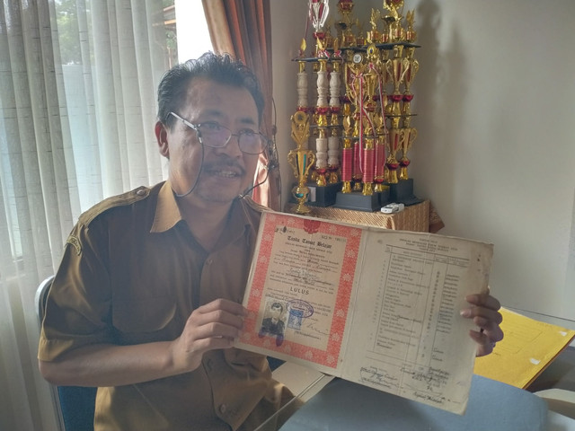 Di Cianjur, Ada 2 Ijazah SMA Berusia Lebih dari 50 Tahun Tak Diambil ...