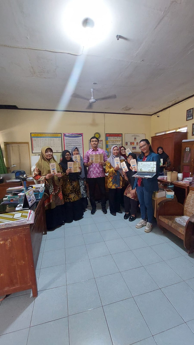 Bangkitkan Minat Baca Siswa, Guru SDN Ngombakan 01 mengikuti Program ...