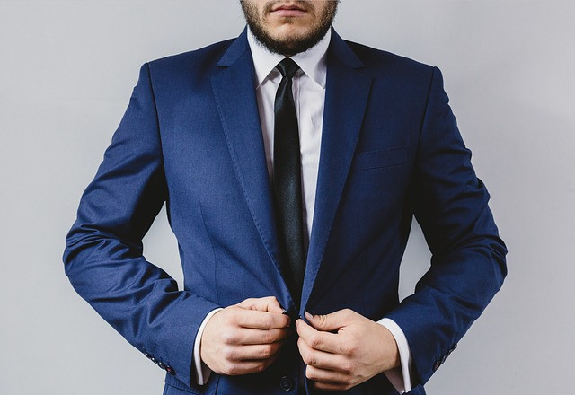 6 Rekomendasi Blazer Pria untuk Berbagai Acara | kumparan.com