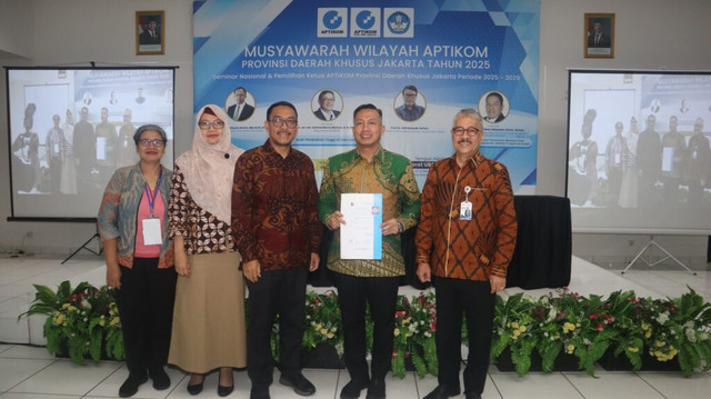 Dr. Ir. Deni Mahdiana, MM, M.Kom Terpilih Jadi Ketua APTIKOM Jakarta ...