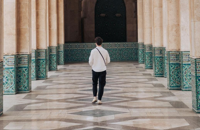 Profil Gus Azmi, Vokalis Grup Sholawat Syubbanul Muslimin | kumparan.com