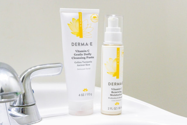 4 Skincare untuk Menghilangkan Jerawat dan Bekasnya bagi Pria ...