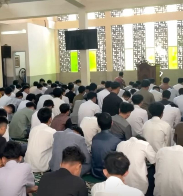 SMAN 1 Bandung Gelar Doa Bersama, Berharap Sekolah Bertahan dari ...
