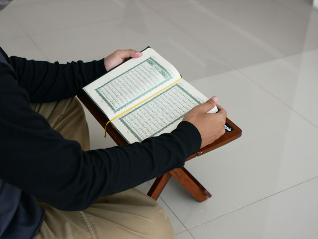 Hukum Bacaan Gunnah: Pengertian dan Contohnya pada Al-Qur'an | kumparan.com