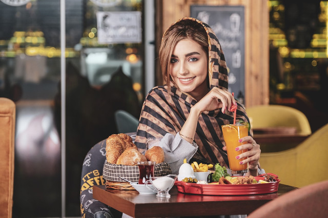 Biodata Ria SW, Food Vlogger Cantik Asal Indonesia | kumparan.com