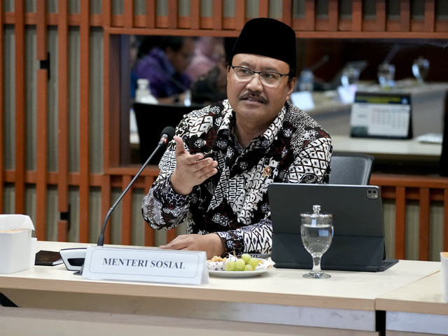 Gus Ipul: Saya Belum Dengar Ada Reshuffle, Semua Menteri Kerja Meski Libur | kumparan.com