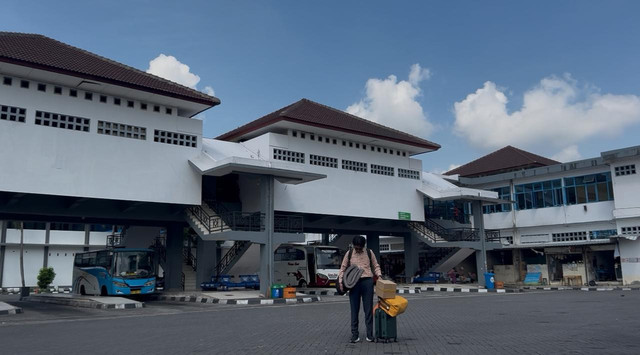 Sebulan Bus Double Decker Masuk Terminal Giwangan, Yogya, Jumlah ...
