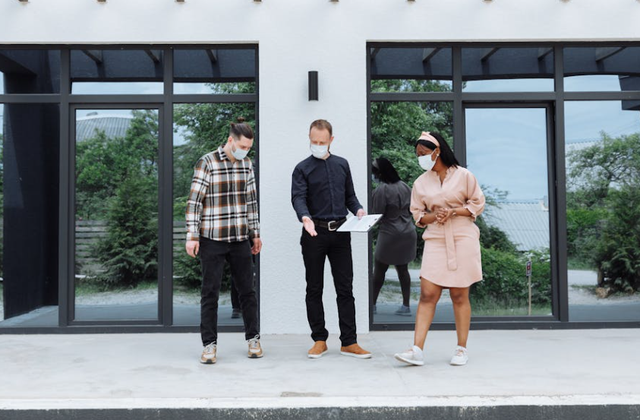 4 Mitos Rumah Hadap-Hadapan yang Dipercaya di Indonesia | kumparan.com