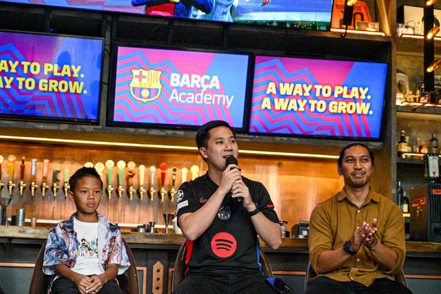 Barca Academy Camps Jakarta Segera Hadir, Berencana Libatkan Patrick Kluivert | kumparan.com