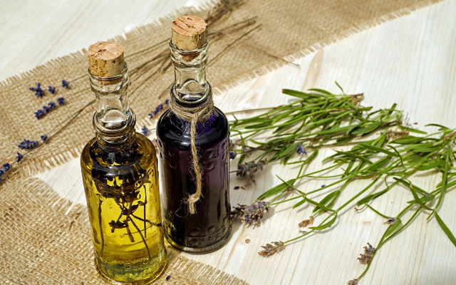 5 Rekomendasi Essential Oil Lokal untuk Aromaterapi dan Perawatan Kulit ...