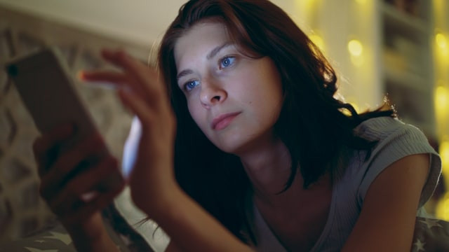 4 Penyebab White Spot pada Layar dan Cara Mengatasinya | kumparan.com