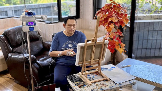 SBY Dirawat di RSPAD, Masih Melukis meski Tangan Diinfus | kumparan.com