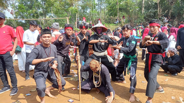 Desa Nanggerang: Warisan Budaya Sunda yang Menyatu dengan Alam ...