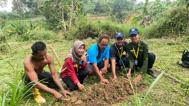 Sosialisasi Agrotourism: Gama Umami dan Kolonjono di Dusun Belang ...