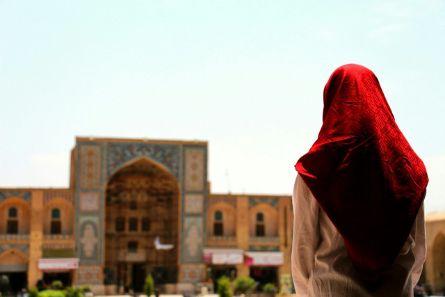 6 Tips Perjalanan Solo Aman untuk Wanita Muslimah yang Patut Diterapkan ...