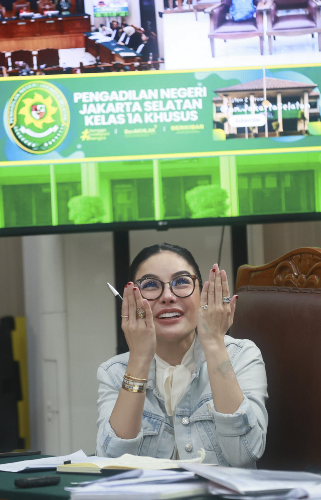 Alasan Pihak Nikita Mirzani Cabut Gugatan Perdata ke Reza Gladys Rp 114 Miliar | kumparan.com