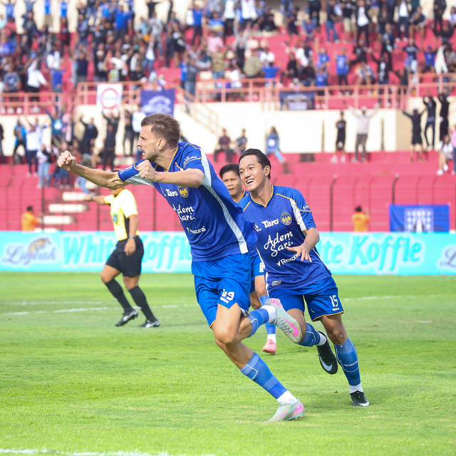 Super League: Diwarnai Penalti & 2 Kartu Merah, PSIM Tekuk Persik ...