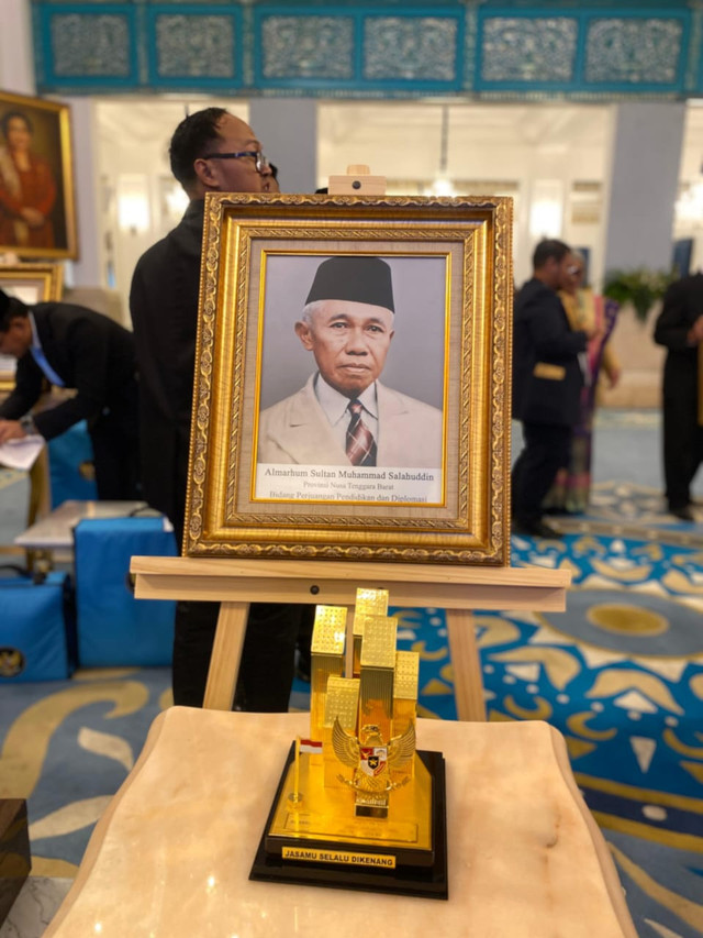 Profil Sultan Muhammad Salahuddin, Raja Bima yang Kini Jadi Pahlawan ...