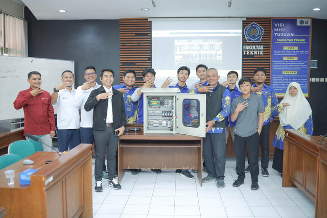 Praktikum Kian Mutakhir! Elektro UMS Terima Bantuan Teknologi RTU dari ...