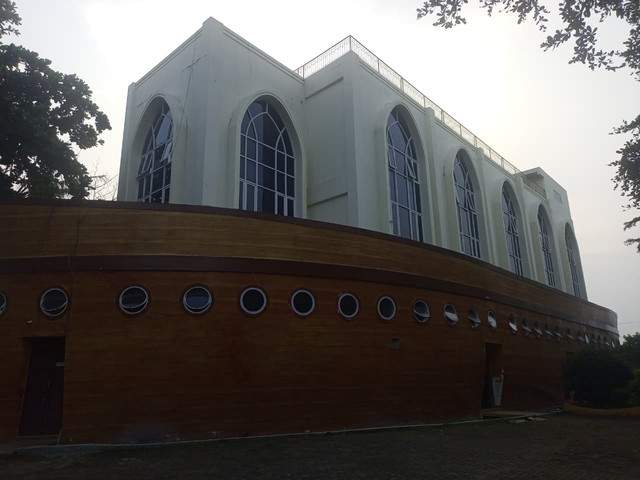 Pengendara Kerap Salah Fokus, Bangunan Ini Dikira Kapal Padahal Masjid ...