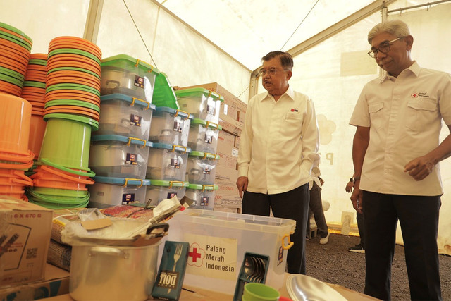 PMI Kirim 1.000 Paket Peralatan Dapur untuk Korban Banjir di Aceh ...