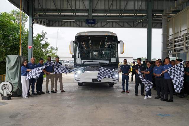 Bus Mercedes-Benz Rakitan Indonesia Diekspor ke Thailand | kumparan.com