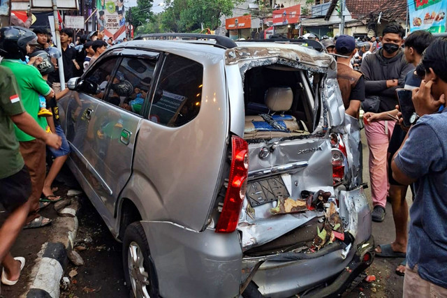 Sopir Bus Harapan Jaya yang Terlibat Tabrakan Beruntun di Kediri Jadi ...