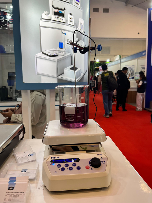 Hotplate Stirrer, Alat Laboratorium yang Membantu Praktikum Kimia Lebih ...