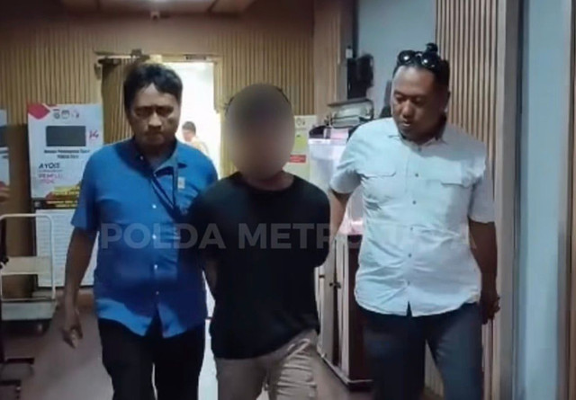 Komplotan Gasak Muatan Mobil Boks saat Jalan Macet di Cilincing, Polisi ...