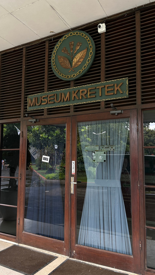 Identitas Sosiokultural dalam Lensa Wisata Museum Kretek Kudus ...