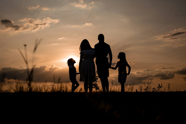 Apa Itu Generational Trauma dan Tips Menyembuhkannya | kumparan.com
