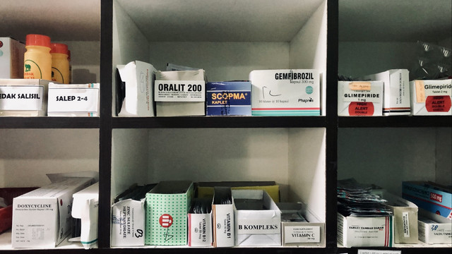 Ini 5 Pertanyaan yang Wajib Kamu Tanyakan ke Apoteker Sebelum Minum ...