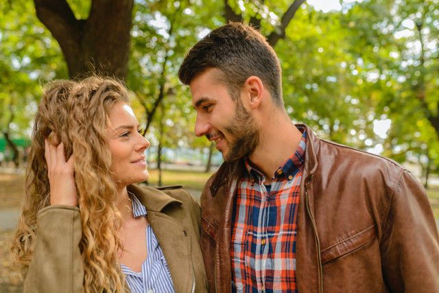 13 Gombalan yang Romantis buat Bikin si Dia Tersipu Malu | kumparan.com