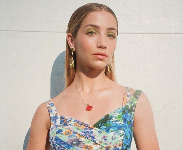 Profil Emily Rudd, Pemeran Nami dalam Serial Live Action One Piece ...